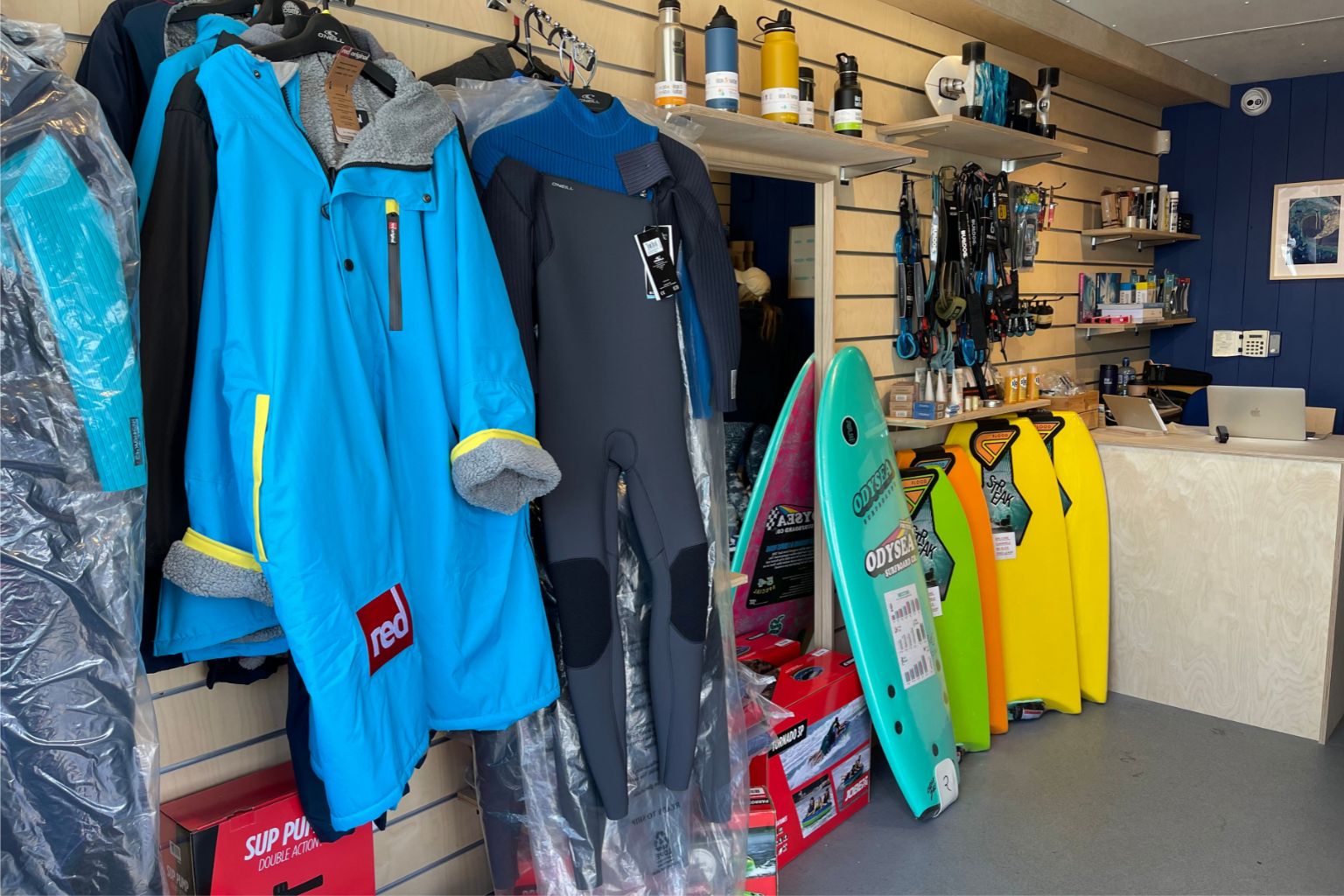 Online Surf Shop | Wetsuits, Surfboards, & Dryrobes – Surfdock Watersports